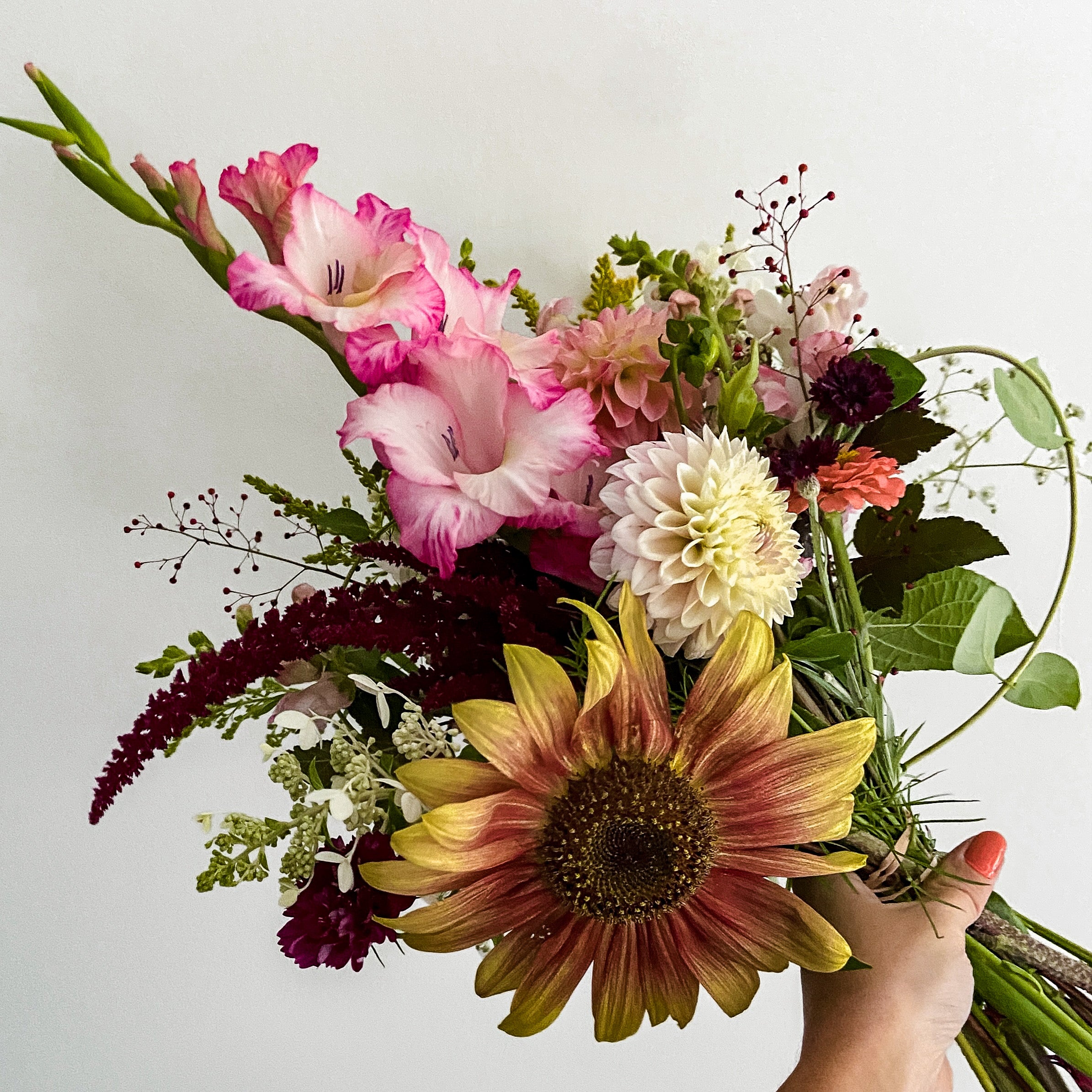 Art floral inspiré de notre forêt et de nos jardins • FLEURS LOCALES ...